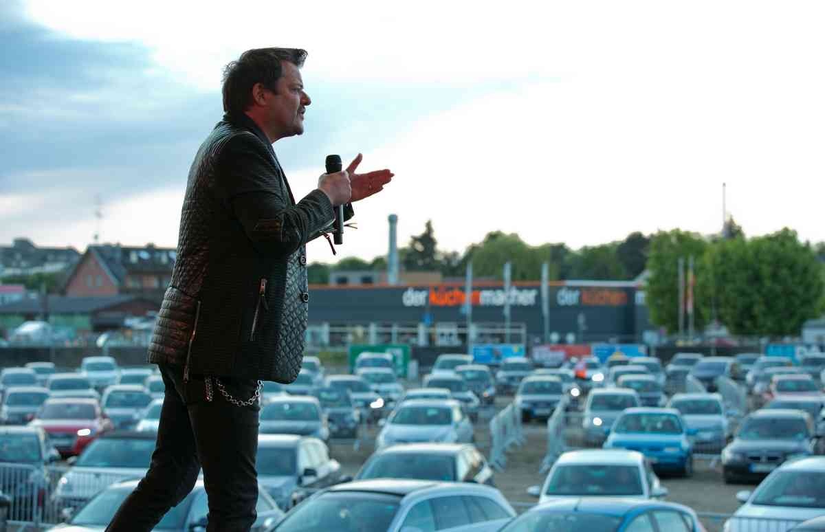 DRIVE-IN COMEDY BRASIL - O primeiro show de comédia DRIVE-IN no Brasil ...