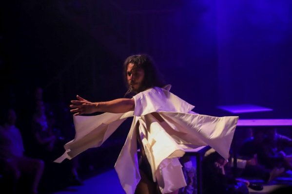 OLHOS DA PELE, uma performance interativa de Regina Miranda em ...