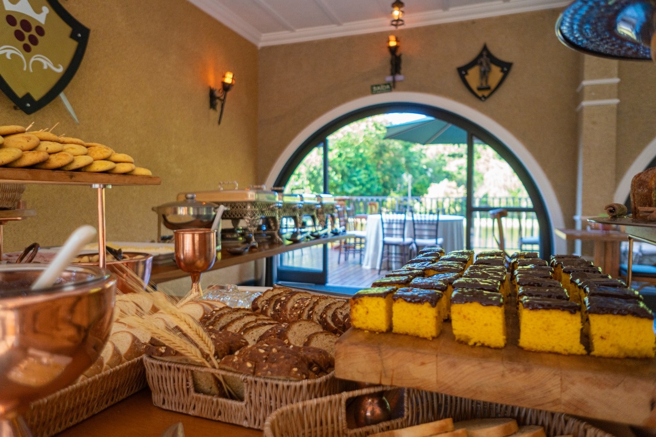 Café Colonial no Castelo dos Vinhais - Especial da Mulher em Vinhedo ...