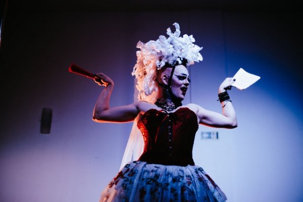 Solar Pole Show: Iconic Divas em Cachoeirinha - Sympla