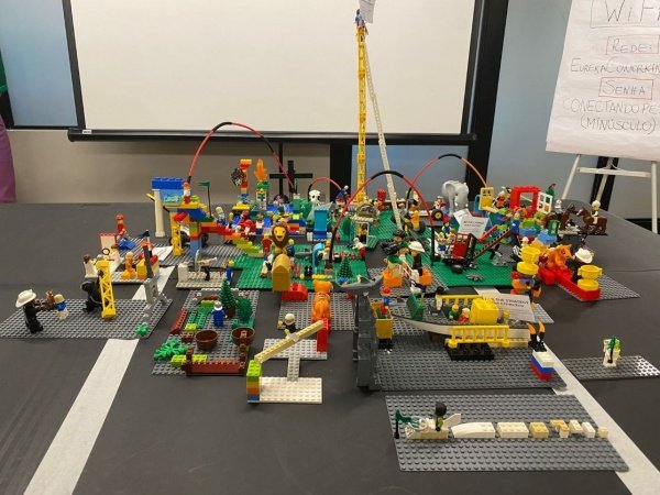 Design Thinking com LEGO® em Florianópolis - Sympla